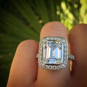 Lisa Vanderpump Ring Carat 2024 www.alhudapk